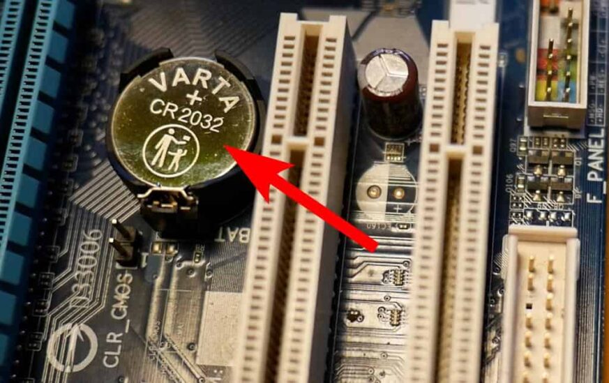 Problème de démarrage PC ? Vérifiez la pile CMOS - Le Geek du Cerisier